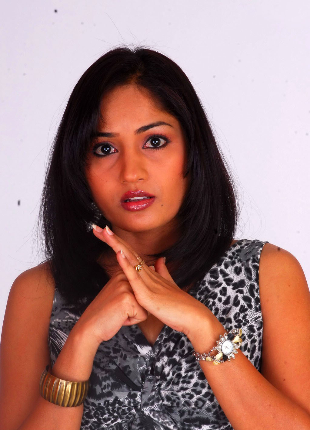 Madhavi Latha Photo shoot stills | Acctress HQ Wallpapers