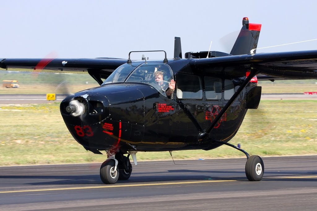 Cessna 337 Skymaster Black - AERONEF.NET