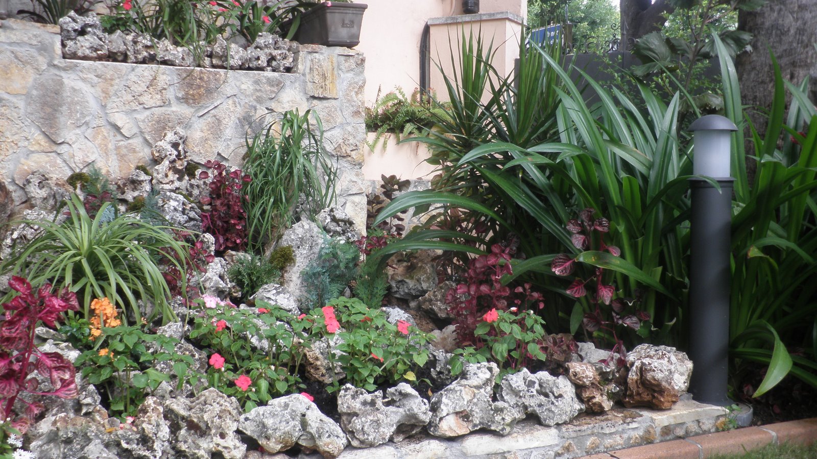 jardinbio: Decoración con rocalla 50% terminada