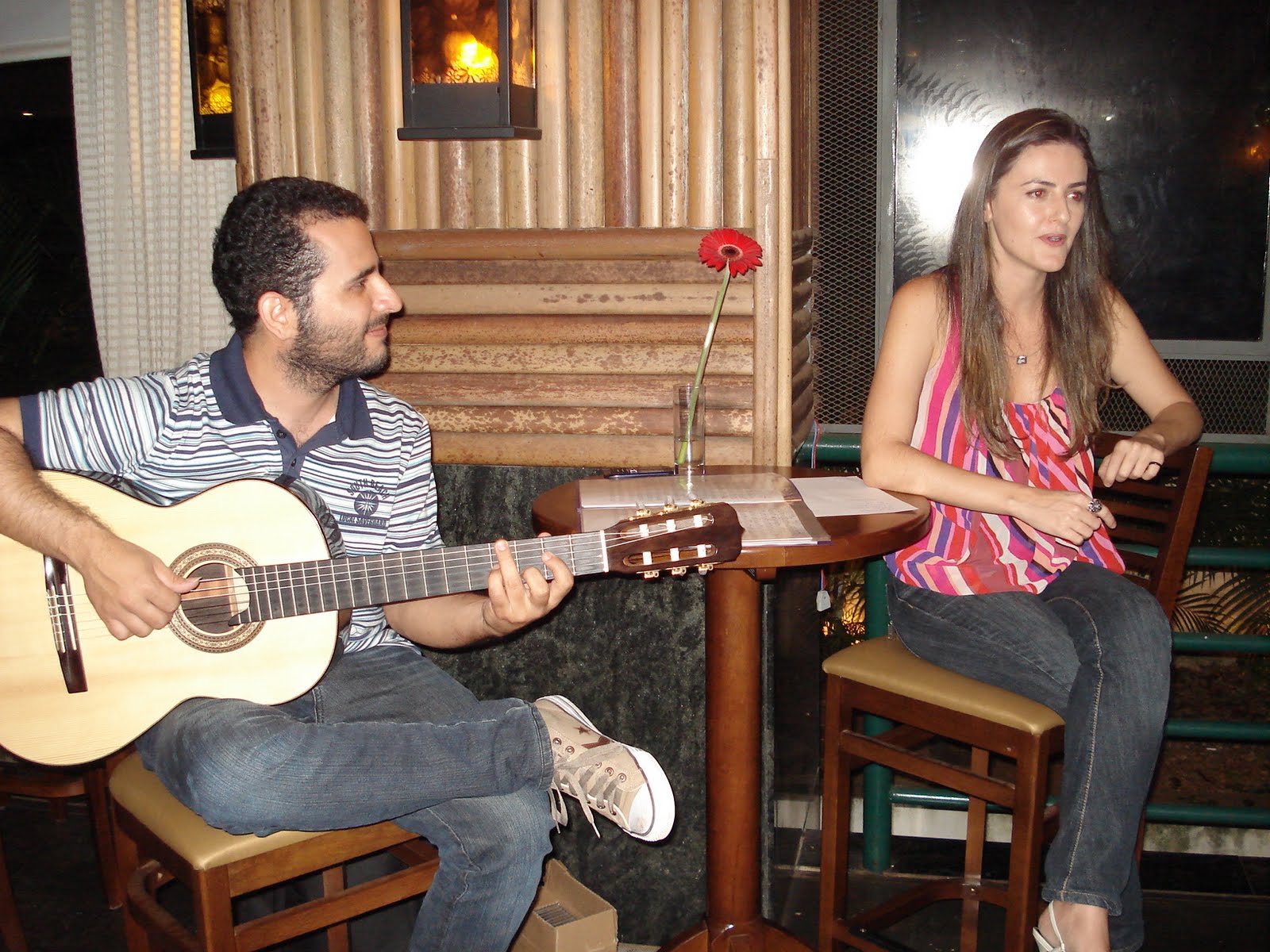 CONFRARIA DO BEM: Ângela Brandão nos brinda com um show intimista!