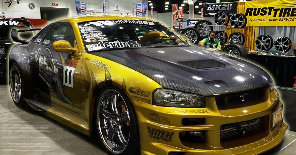 Nissan Skyline Custom Carbon Hood