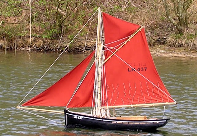 Model Boat Addicts Thames Barge Racing