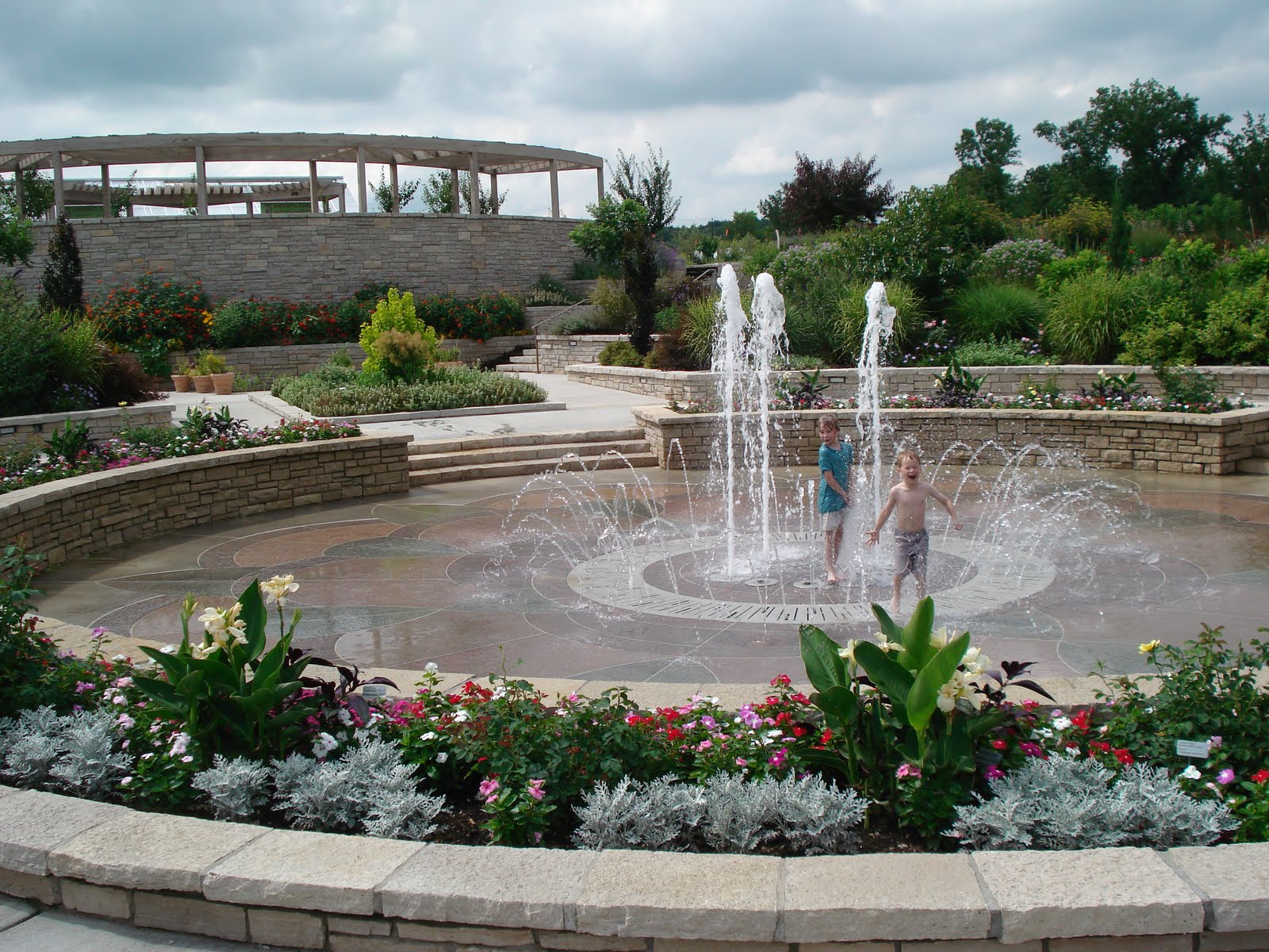 The Middle Lands: Fountain Fun