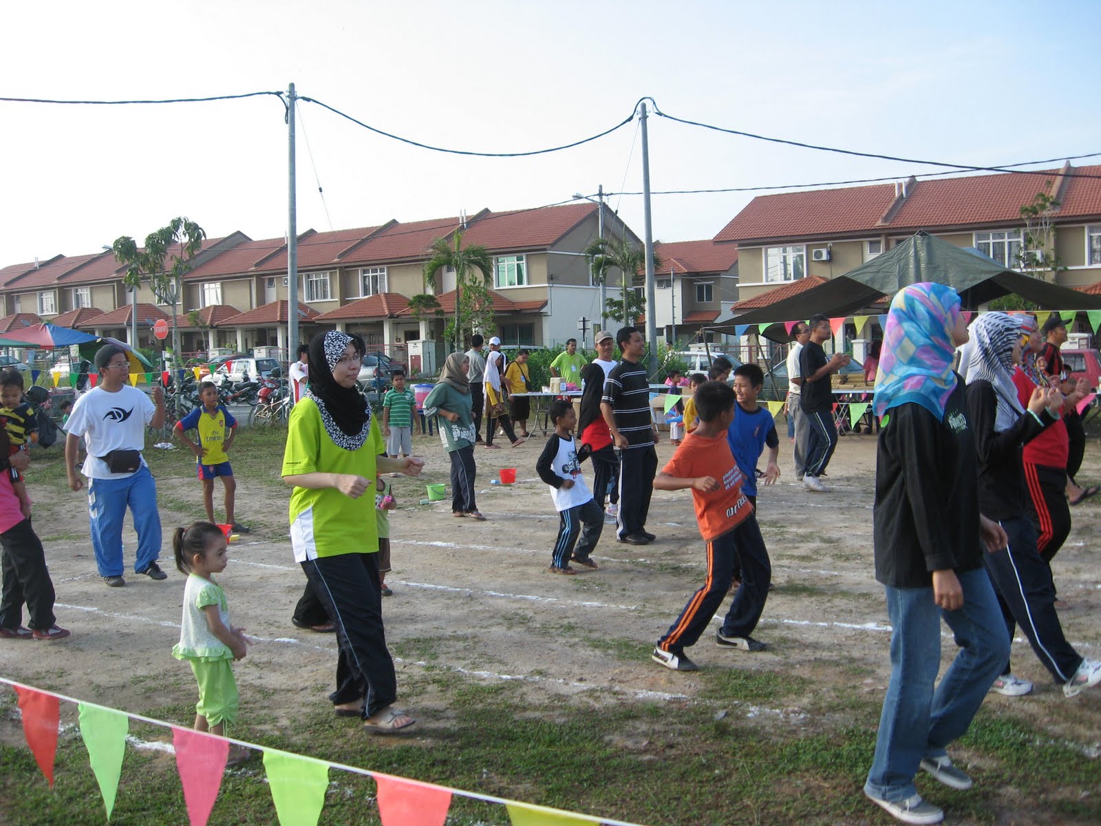SAUJANA RAWANG: SUKANEKA PERTAMA TSR