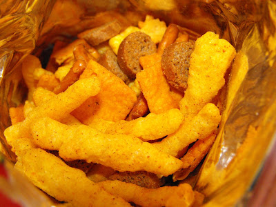 Hot Chicks Eatin' Spicy Chips: Snack #101- Cheez-It Baked Snack Mix ...