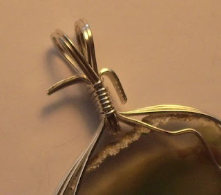 Reversible Wire Wrapped Pendant Tutorial – How to Wire Wrap Agate ...