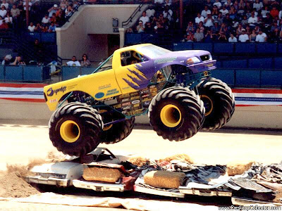 QUASE TUDO.: Carros Monstros