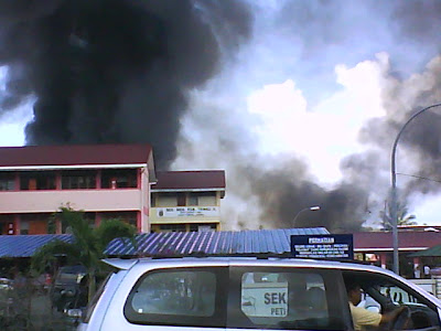 *Love Your Life*: Kebakaran SMK Tawau 2 / kampung belakang SMKT2 / Batu ...