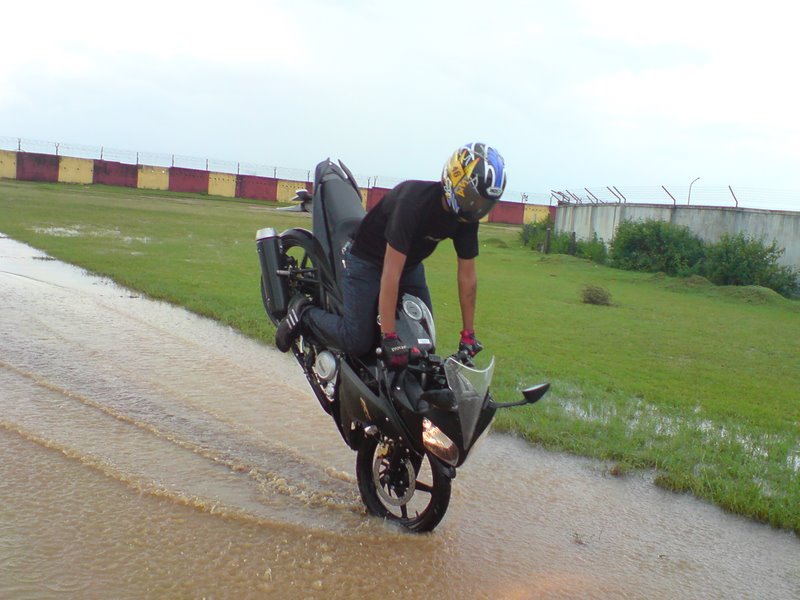 Sports Bike Bike Stunts sports-bike-bike-stunts