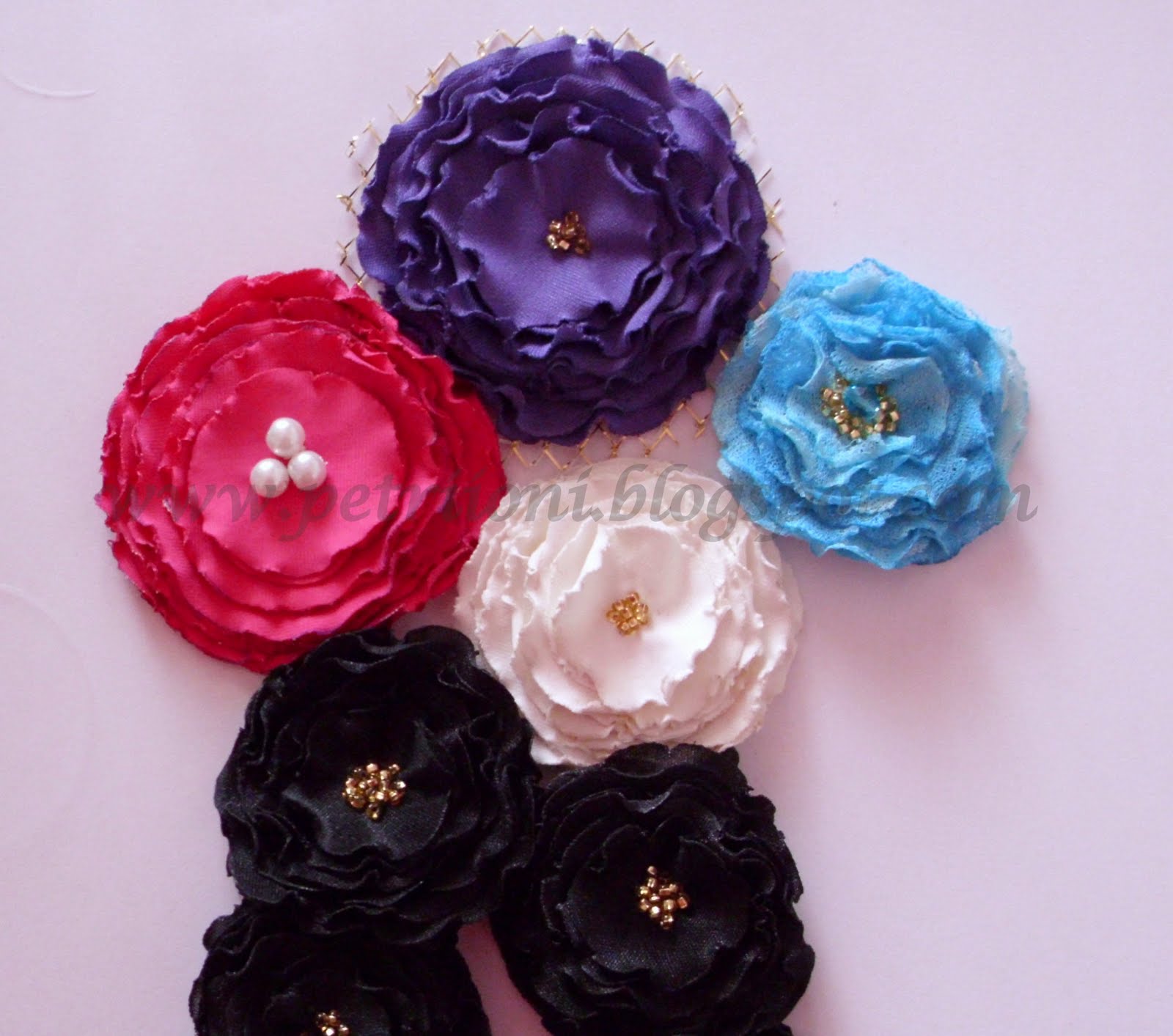 Tutoriale Handmade * Arts & Crafts *: Primul meu tutorial-Floare din ...