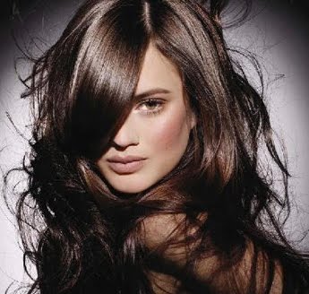 Pelo con volumen en la forma de peinarse | Peinados