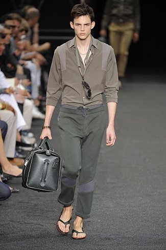 Tom Nicon modelo de Burberry ha muerto en Milán | Cotilleos