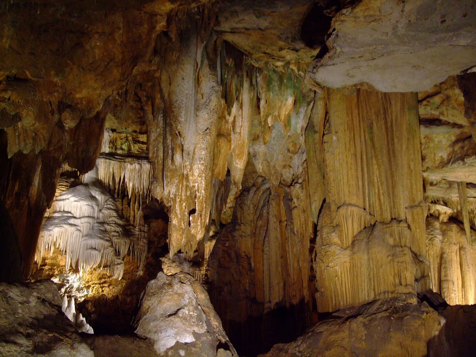 the world of m: [photographic diary] an in-depth foray into Luray Caverns