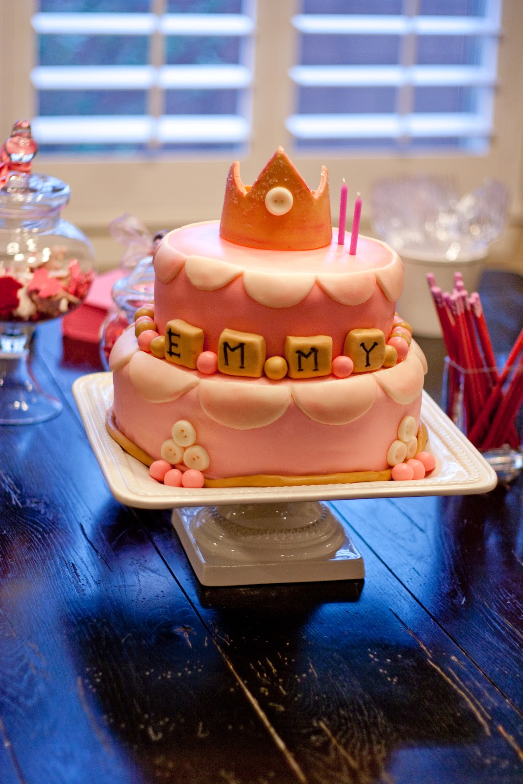 Cakes By Nicola Crown Cake cakes-by-nicola-crown-cake
