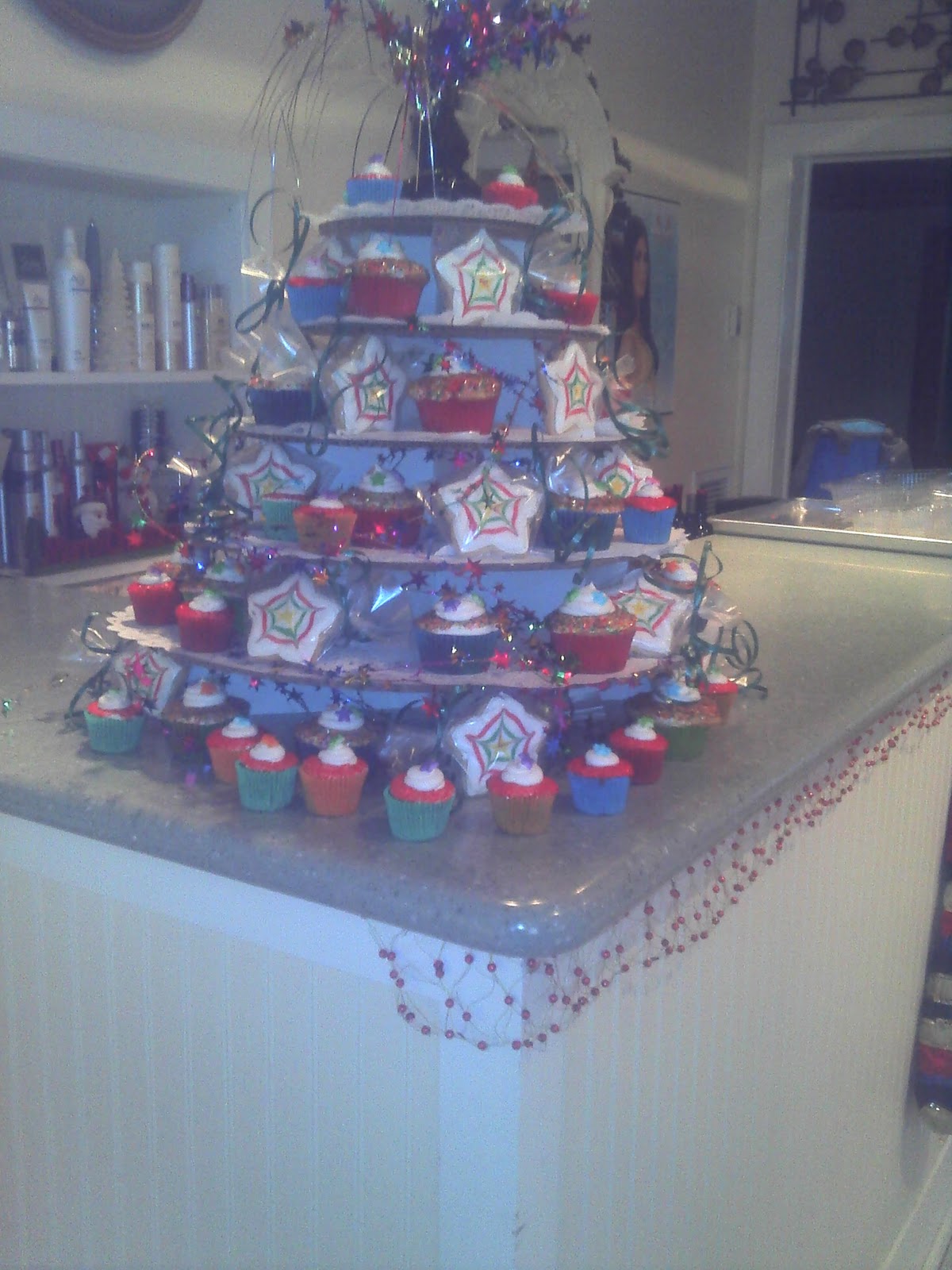 Cookies By Conchs and Cakes By Doris: Christmas cookie and cupcake display