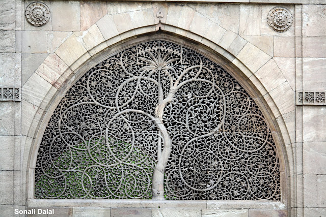 Photography and beyond: Sidi Saiyad's Jali (Lattice Window), Ahmedabad ...
