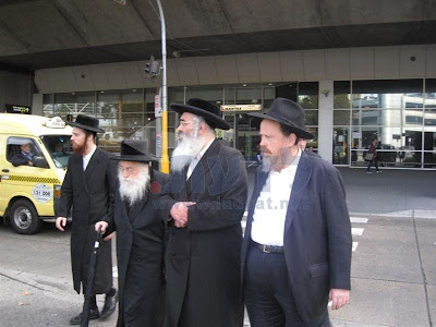 Shearim: The Dushinsky Rebbe in Melbourne