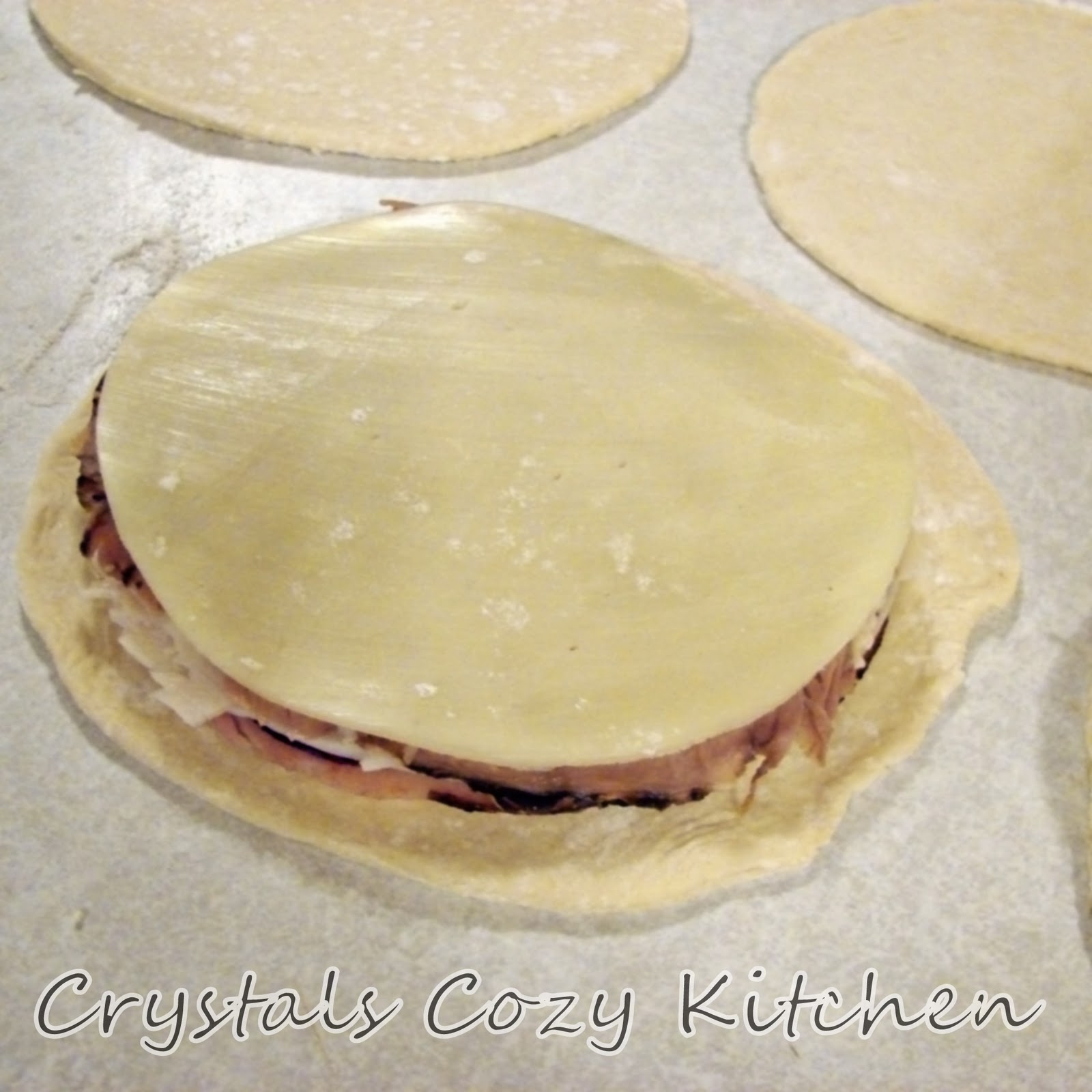 Crystal's Cozy Kitchen: Stuffed Bread