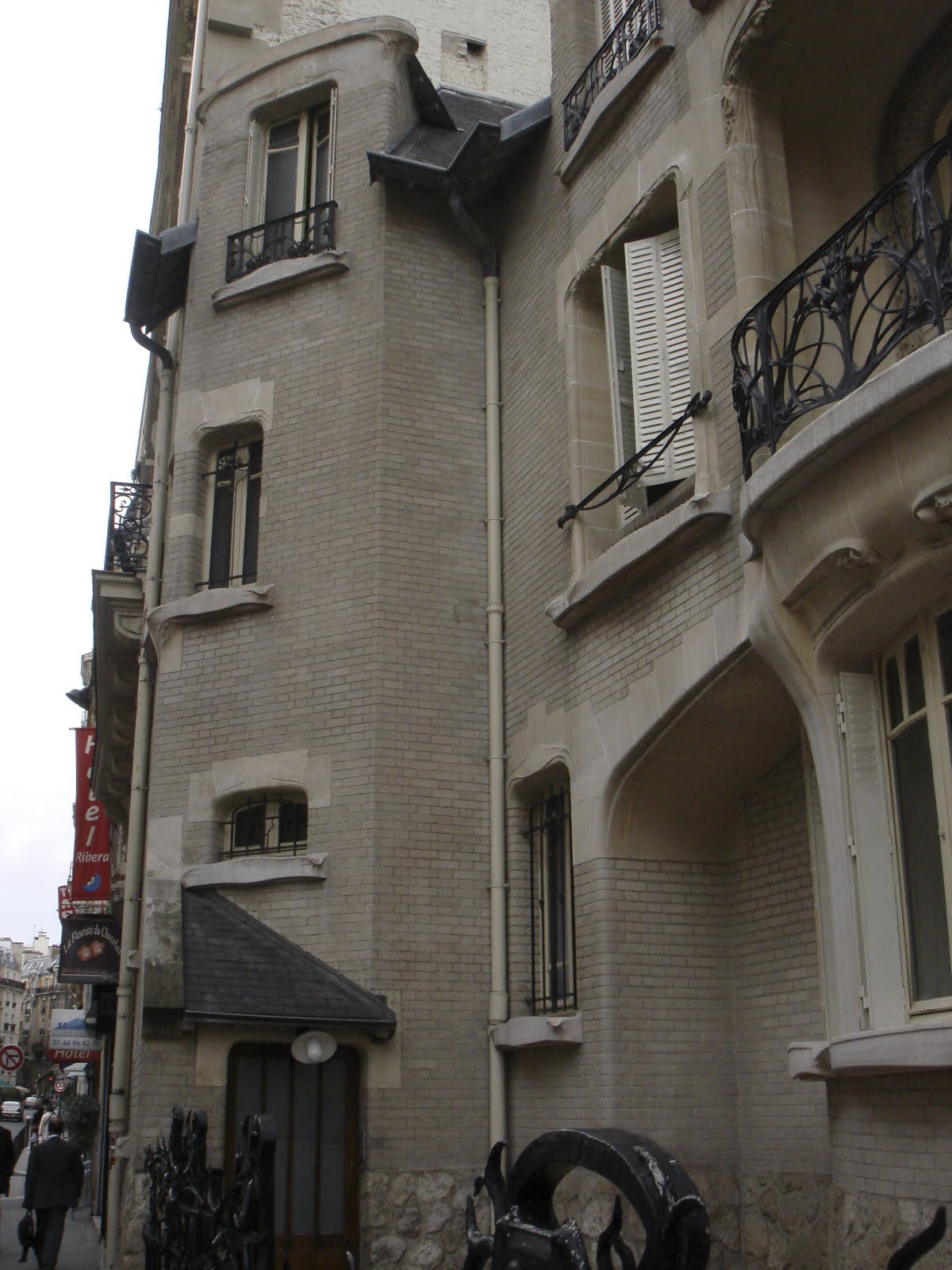 Traveling...: Hector Guimard