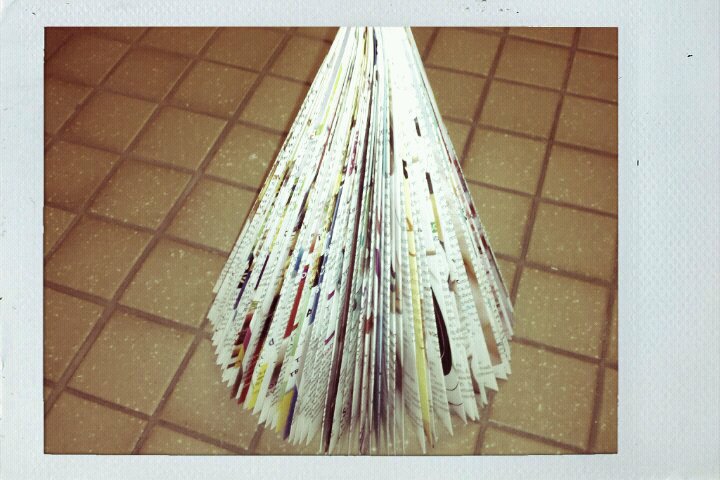 The Crafty Fox: D.I.Y. Magazine Christmas Trees.