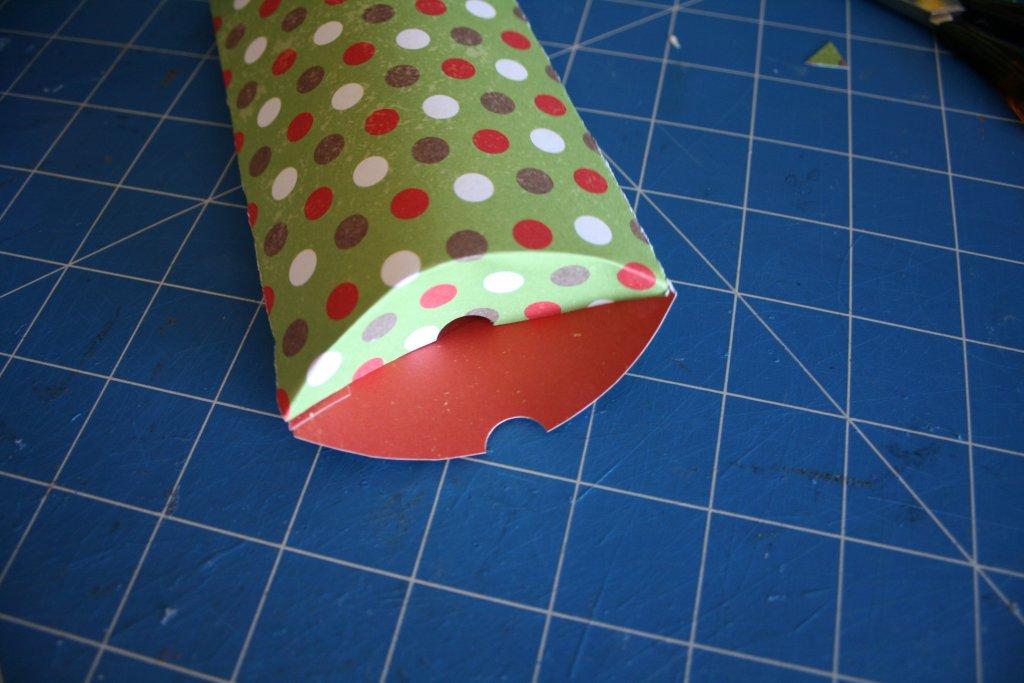 Whiff of Joy - Tutorials & Inspiration: Pillow Box Tutorial by Kylie