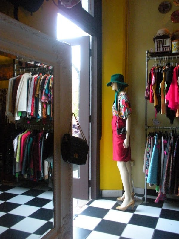 Mama Without Borders: Store tour: Funky vintage store
