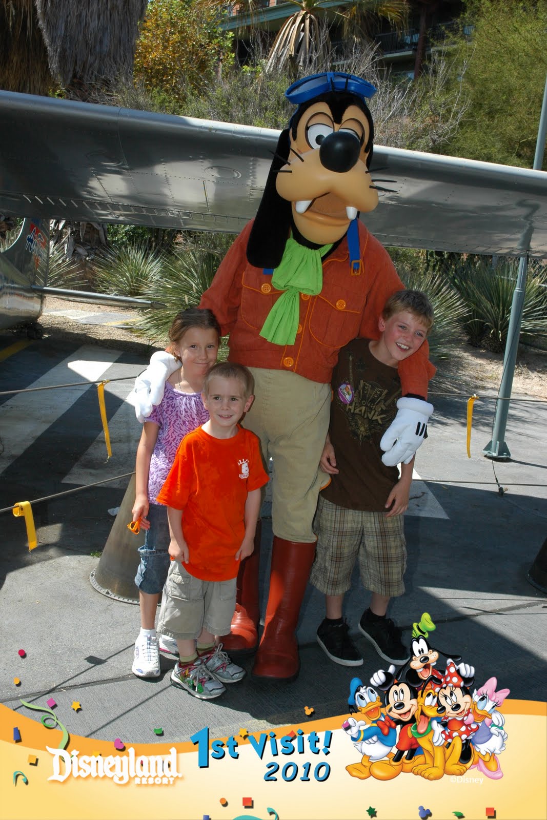 The Emery Family: Disneyland Pictures