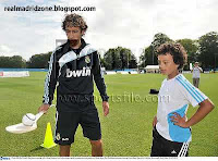 Real Madrid Zone: Raul and Cristiano Ronaldo play Hurling (Photo Gallery)