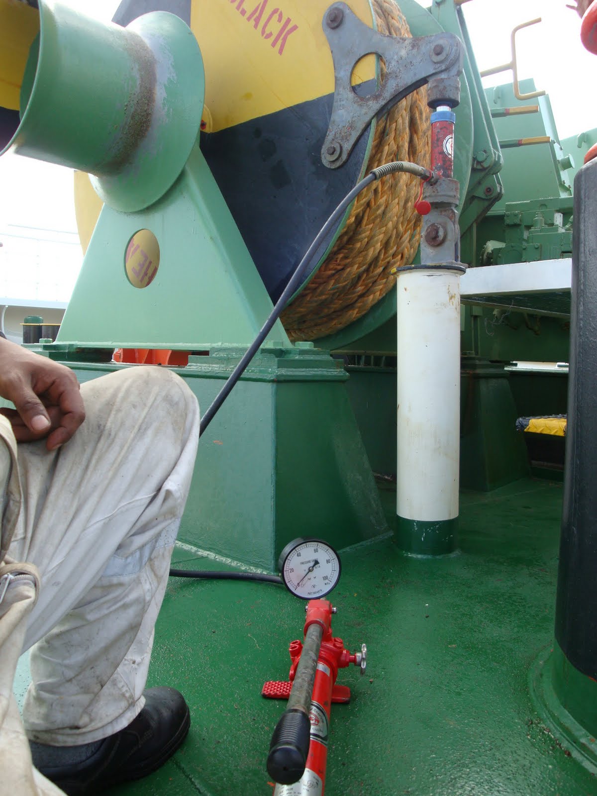 searchingnomad's world: DECK MACHINERY MAINTENANCE PART OF SHIP’S SAFE ...