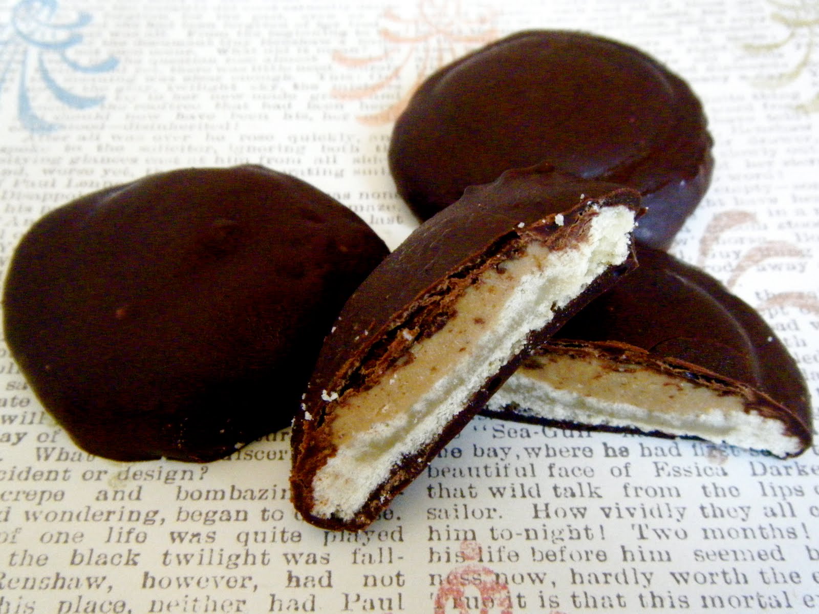 Clutzy Cooking: Tagalongs: You Can Make Your Own GirlScout Cookies ...