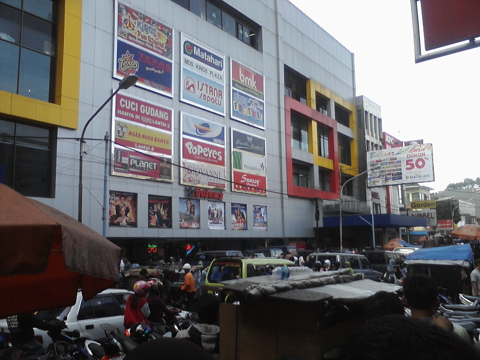 Wisata Belanja di Bandung: KINGS SHOPPING CENTER