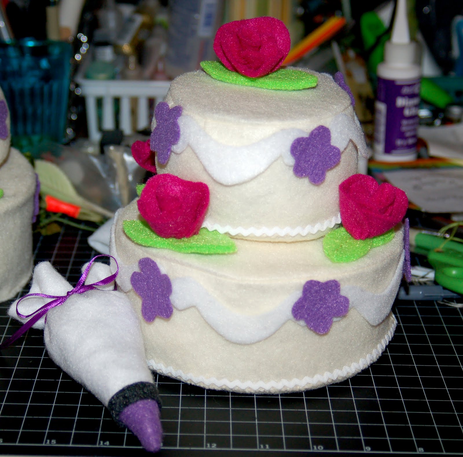 The Paper Beehive: Felt Cake
