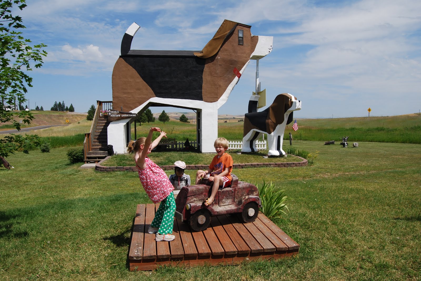The Putneys S'more America: Dog Bark Park Inn, Cottonwood, ID: July 26 ...