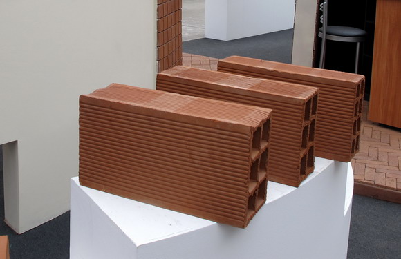 Amarengo: Mercado peruano: 300 mil toneladas de ladrillos al mes