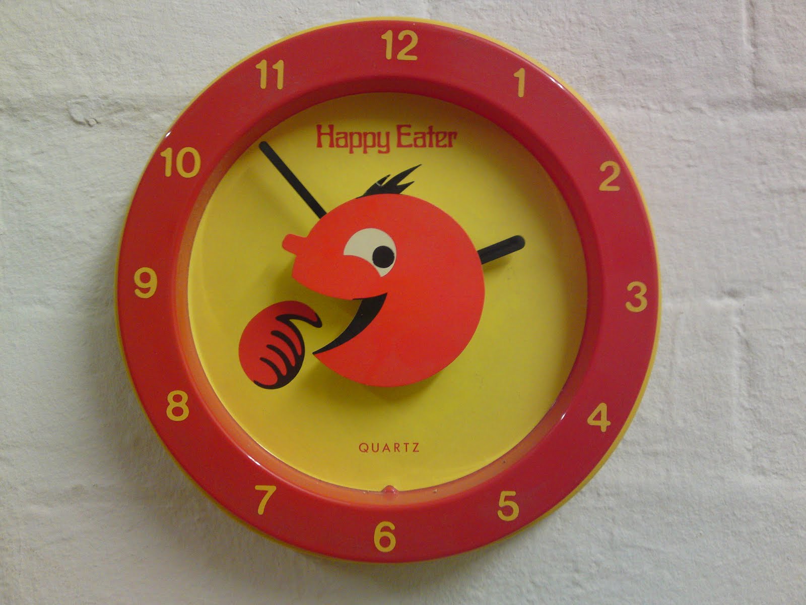 Styling and Salvage: happy eater clock