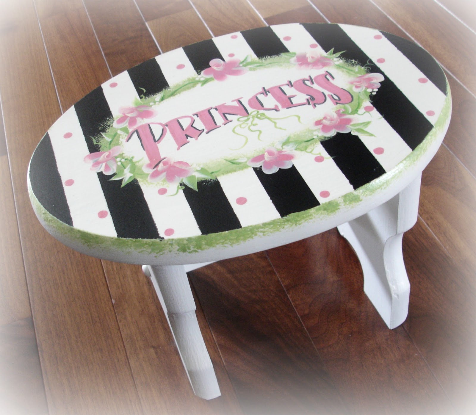 Forever Decorating!: Hand painted Princess Stool