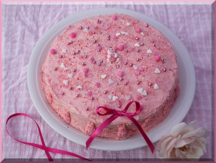 Rosie Bakes A 'Peace' of Cake: Think Pink Sponge Cake