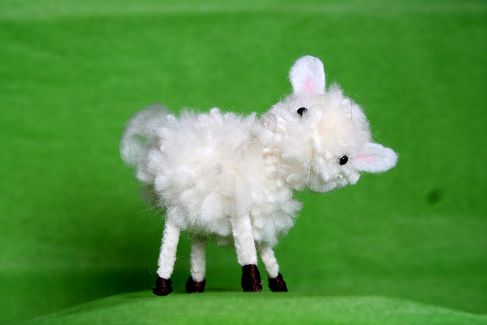 inspire co.: idea 5: pom pom sheep