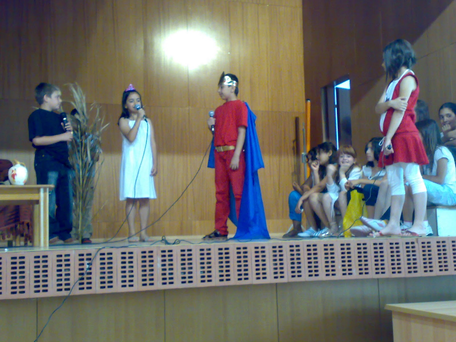 1ο ΔΗΜΟΤΙΚΟ ΣΧΟΛΕΙΟ ΓΟΥΜΕΝΙΣΣΑΣ "ΘΑΝΟΣ ΖΕΛΕΓΚΟΣ": ΓΙΟΡΤΗ ΛΗΞΗΣ ΙΟΥΝΙΟΣ 2008