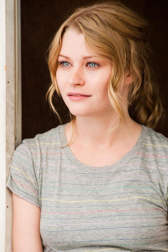 Dedicated to Emilie: Vote for Emilie as the sexiest actress of 2010