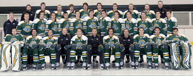 UAA Seawolves Hockey Fan Blog: Team Photo Displays New Uniforms