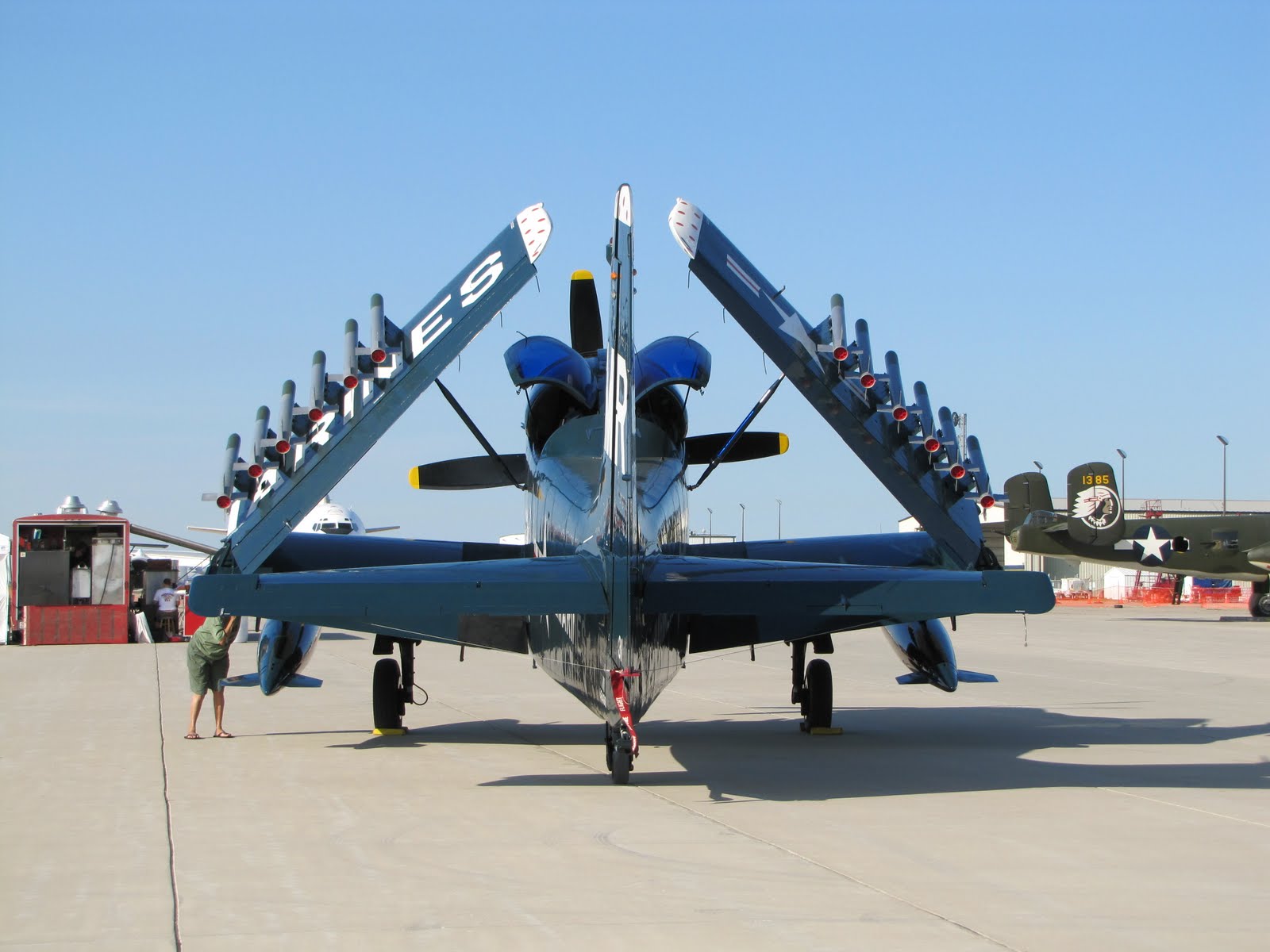 The Aero Experience: Skyraider Arrives at Salute to Veterans ...