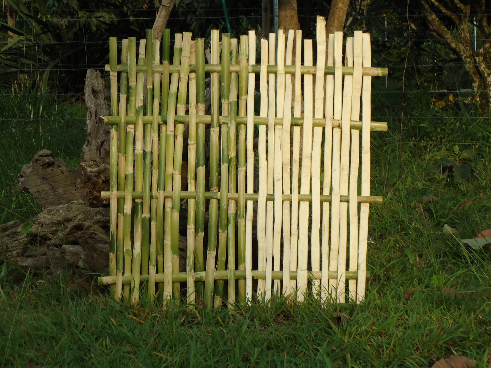 arcilla ecoacabados: LOS BIOMBOS DE SOPORTES VERTICALES CON QUINCHA