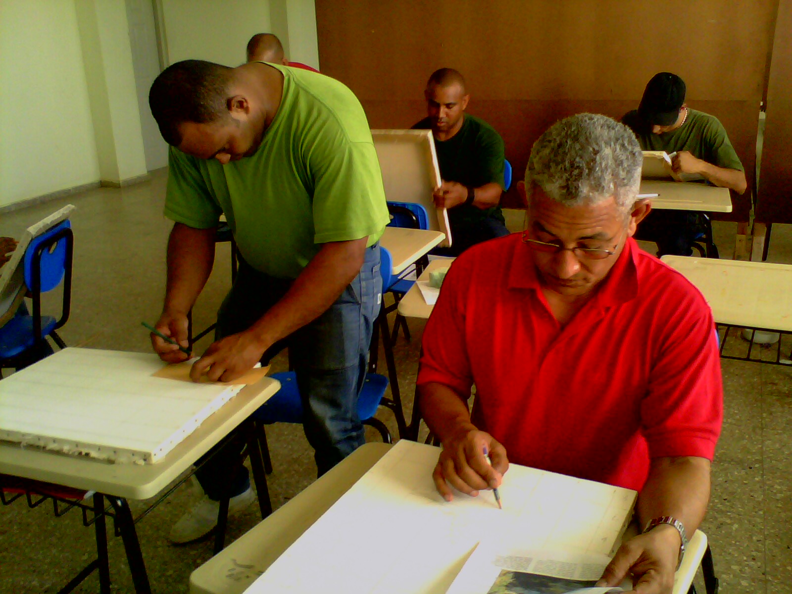 LEANDRO GONZÁLEZ: CURSOS DE PINTURA COMO FACILITADOR DE INFOTEP