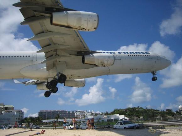 FLY WITH US: World Worst and Dangerous airports
