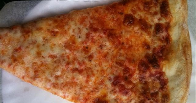 A quick slice at the “Original” Rays Pizza