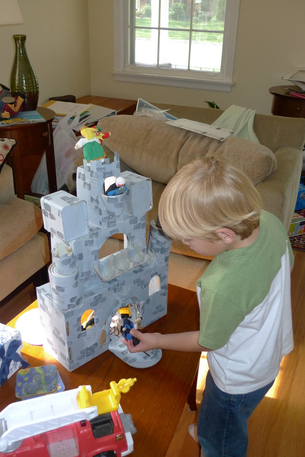 Learn, Play, Make!: Recycling Bin Castle