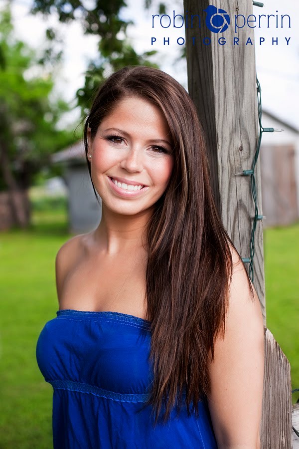Spotted-Bird's Nest: Ali - Senior - Smithson Valley High School
