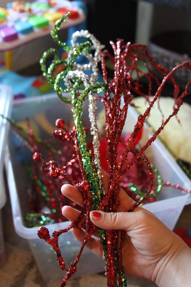 messy craft table: How to make YOUR Christmas tree AWESOME!!
