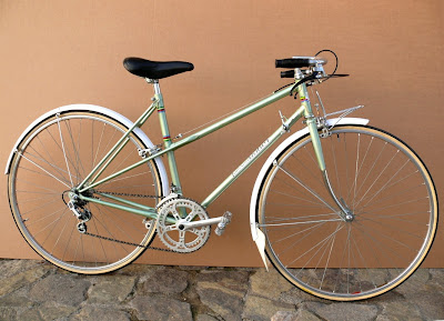 bicinova: - Vélo mixte LOUISON BOBET